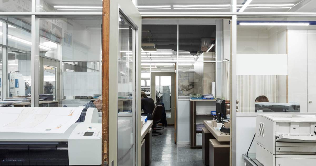 LED tube retrofit at Kuhn Druck AG – 140 GLT LED TUBES for office and ...